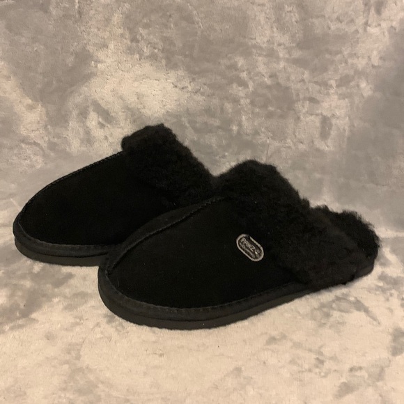 PAWZ | Shoes | Pawz By Bearpaw Mackenzie Suede Scuff Slipper Size ...